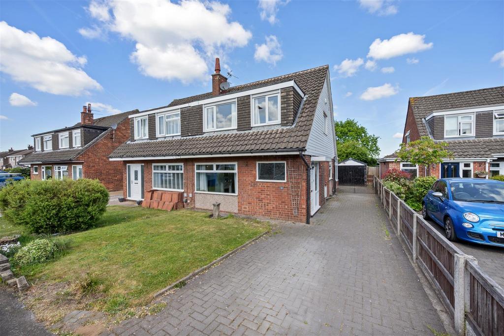 St. Peters Close, Lymm WA13 3 bed house - £340,000