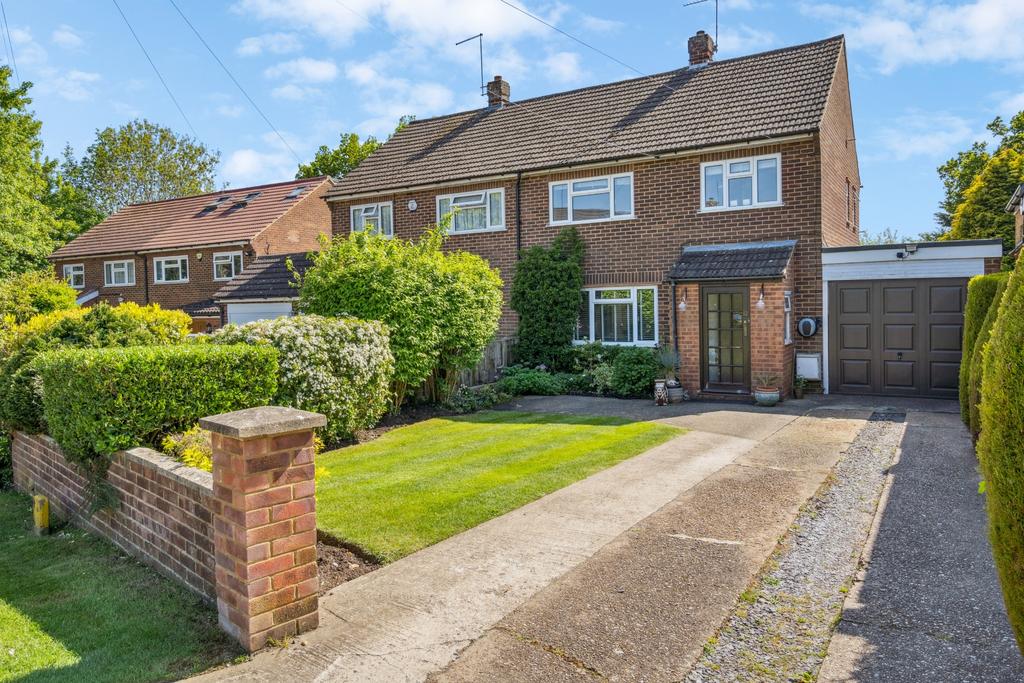 Pomeroy Close, Amersham 3 bed semi-detached house for sale - £775,000