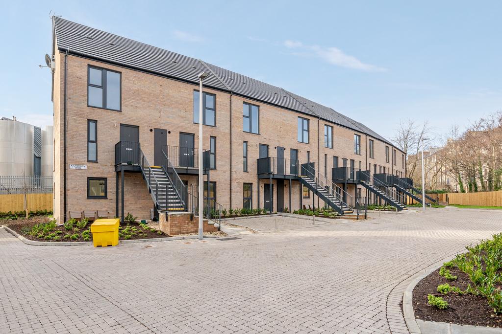 Kilpatrick Bow, Bonnington... 2 bed maisonette - £1,500 pcm (£346 pw)