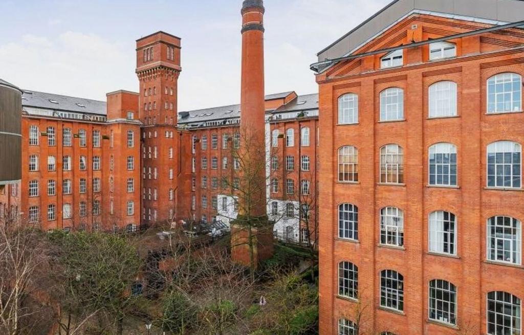 Manhattan Building, Bow Quarter... 1 bed flat to rent - £1,850 pcm (£ ...
