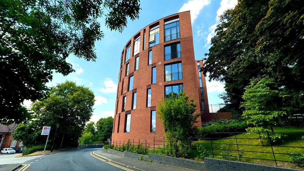 King Edwards Square,Sutton... 2 bed apartment for sale - £255,000