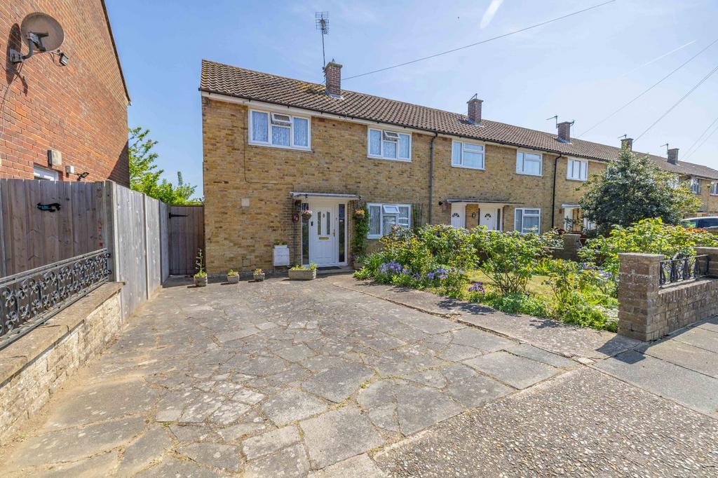 Priest Avenue, Canterbury, Kent, CT2 3 bed end of terrace house for ...