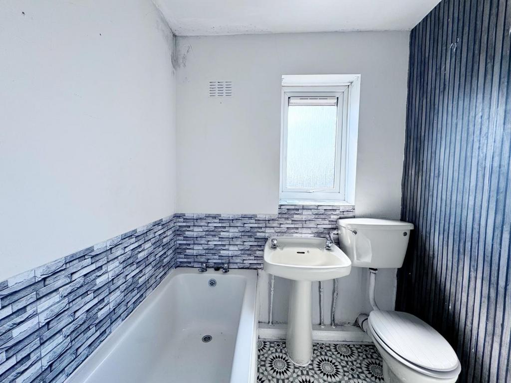 Windsor Square, Trimdon Village 2 bed semi-detached house for sale - £ ...