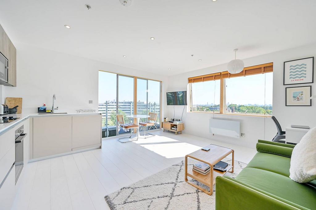 Chiswick High Road, Chiswick, London, W4 1 bed flat for sale - £475,000