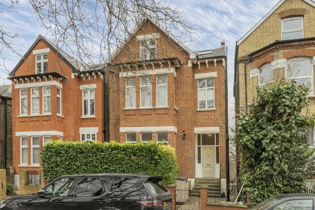 Mount Nod Road, London SW16 2 bed flat - £525,000