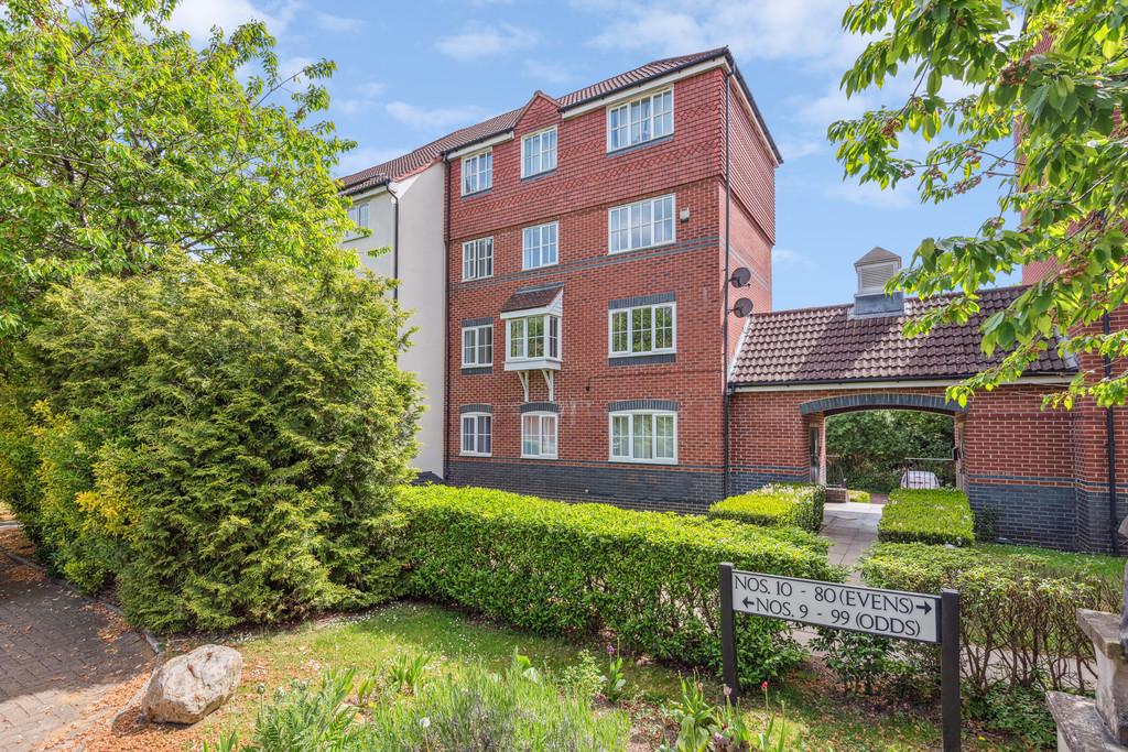 Nodeway Gardens, Welwyn Village 2 bed ground floor flat for sale - £230,000