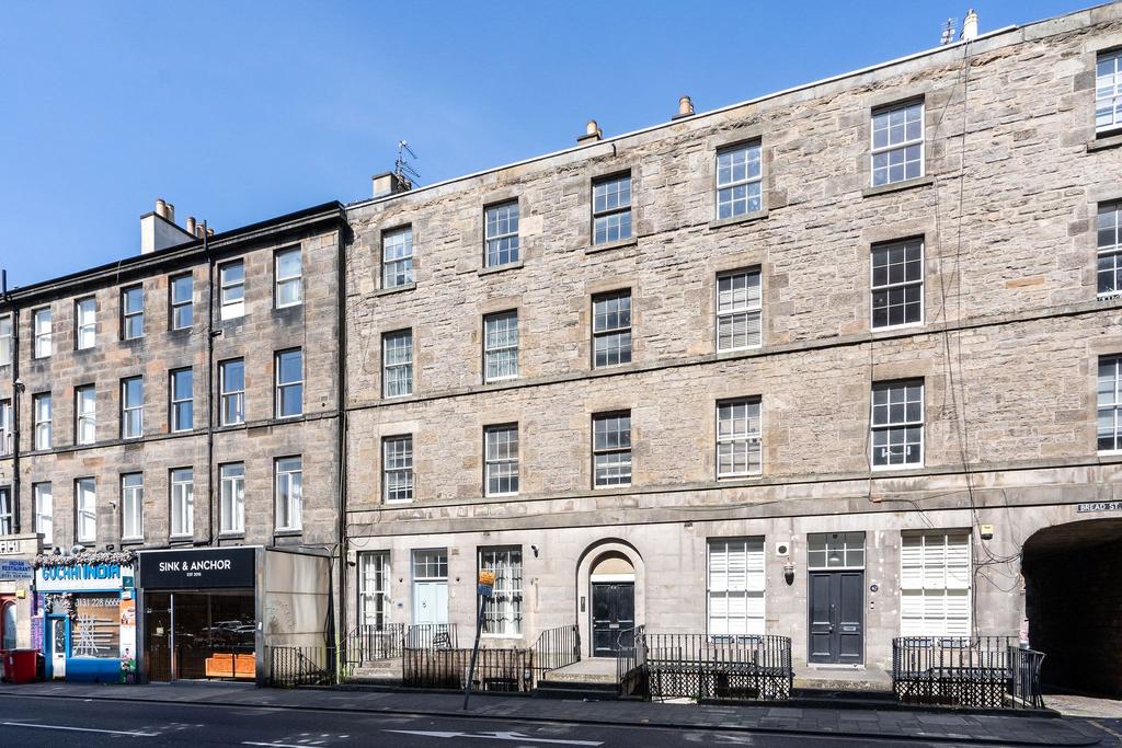 East Fountainbridge, Edinburgh 2 bed apartment - £1,495 pcm (£345 pw)