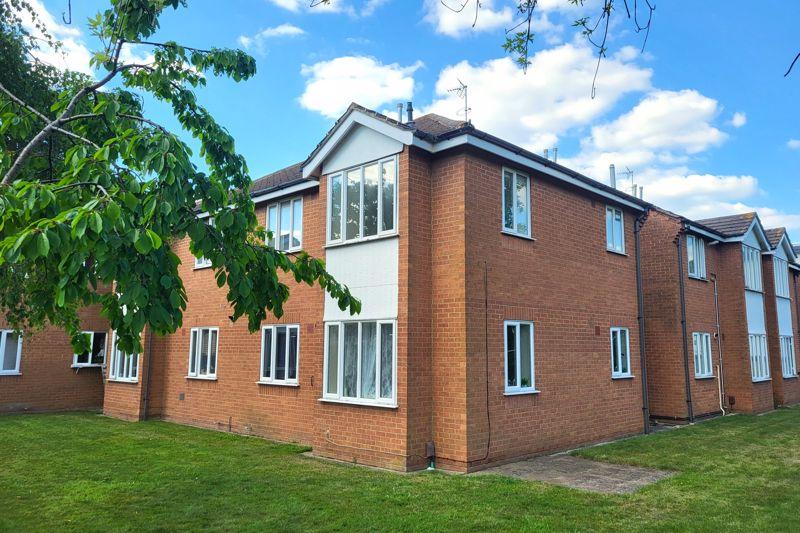 Swindon Close, Cheltenham GL51 1 bed apartment - £117,500