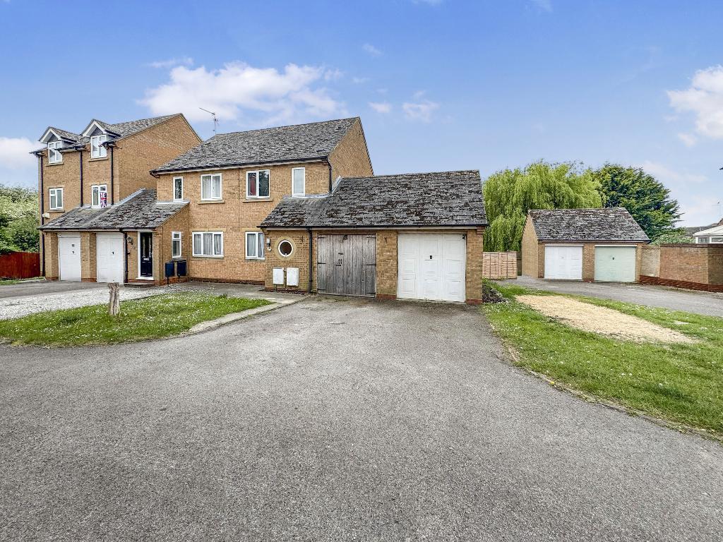 Rothwell NN14 2 bed semi-detached house - £1,150 pcm (£265 pw)