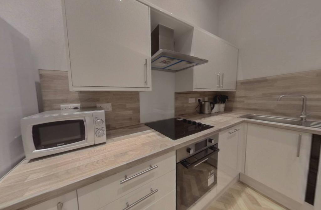 Valleyfield Street, Edinburgh, EH3 4 bed flat - £2,840 pcm (£655 pw)