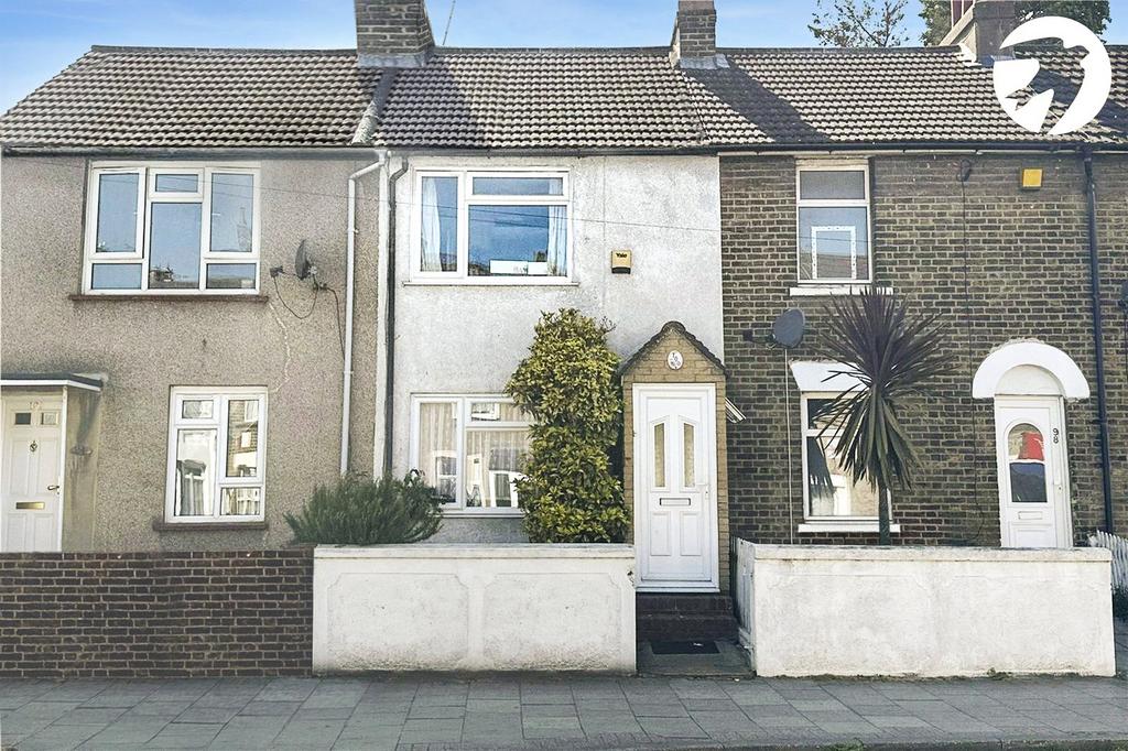 High Street, Swanscombe, Kent, DA10 2 bed terraced house for sale - £ ...