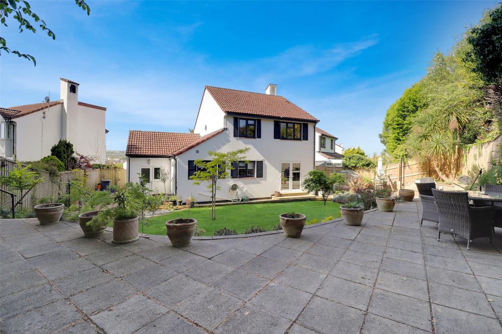 Periwinkle Drive, Roundswell... 5 bed detached house for sale - £540,000