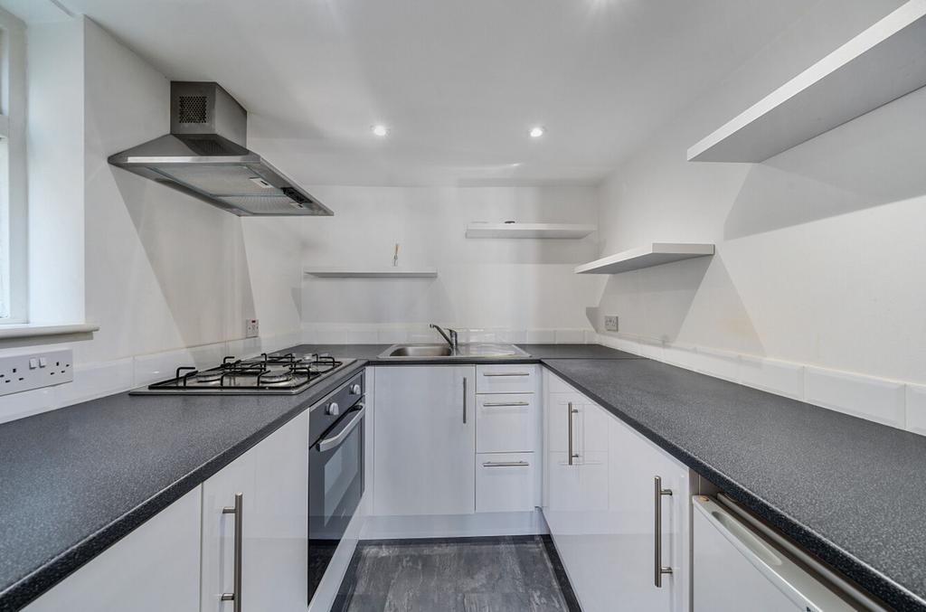 Arran Road, London, SE6 Flat - £1,225 pcm (£283 pw)