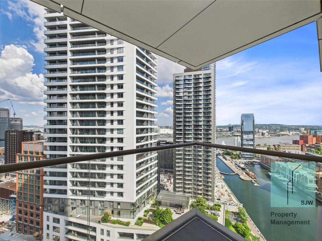 Park Drive, London E14 1 bed apartment - £3,300 pcm (£762 pw)