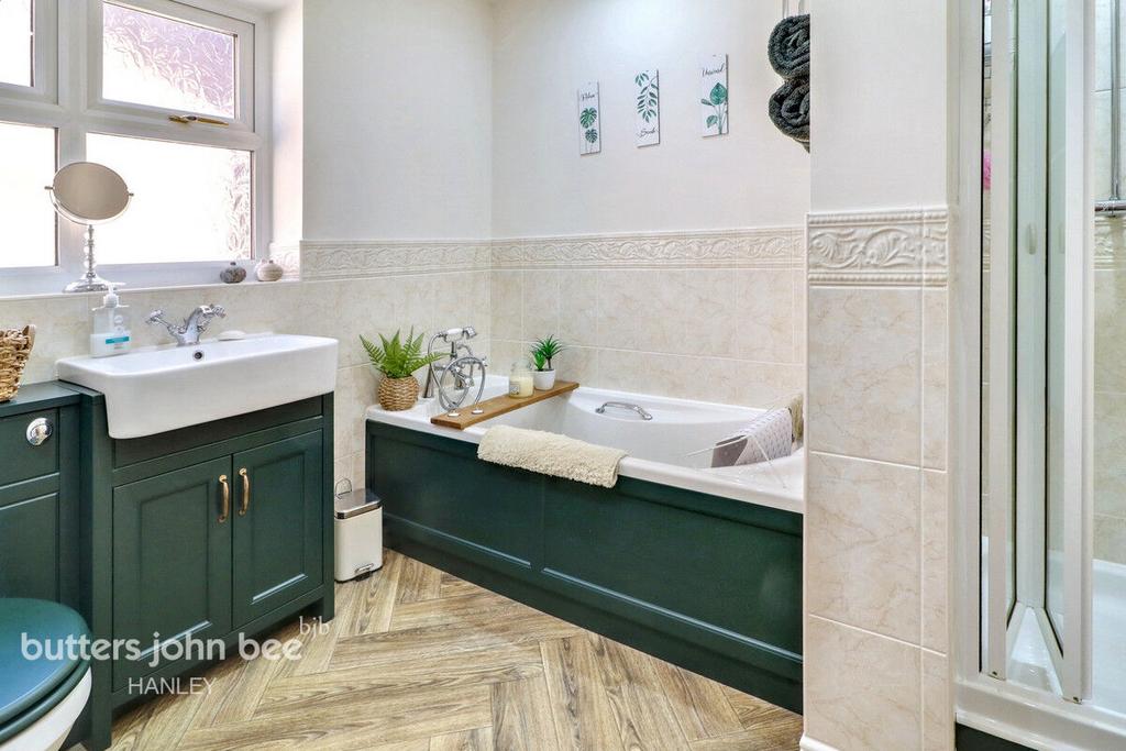 Amelia Close, Stoke-On-Trent, ST2 7QN 4 bed detached house for sale - £ ...