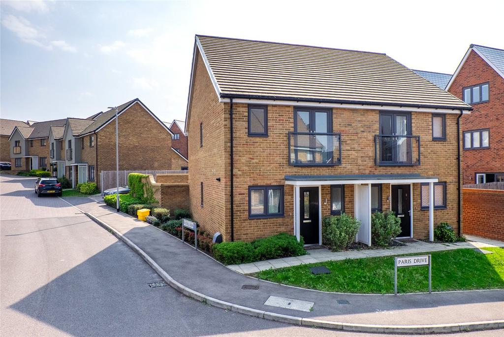 Paris Drive, Northfleet, Kent, DA11 2 bed semi-detached house for sale - £375,000