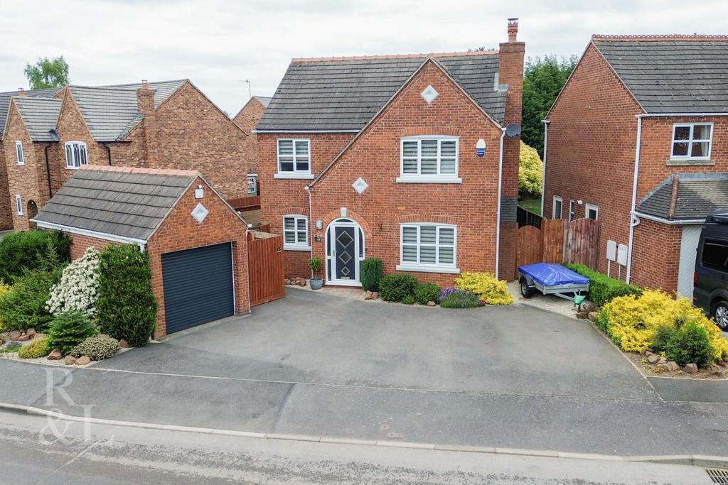 Oak Close, Castle Gresley, Swadlincote 4 bed detached house for sale ...