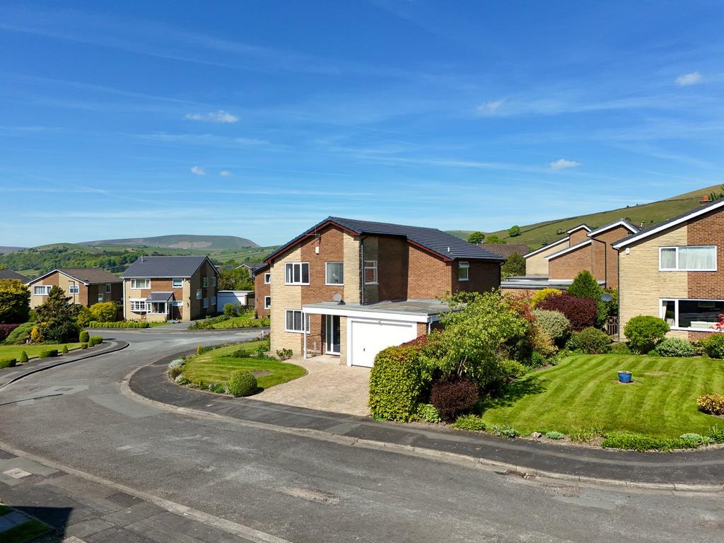 Willaston Avenue, Blacko, BB9 4 bed detached house for sale - £465,000