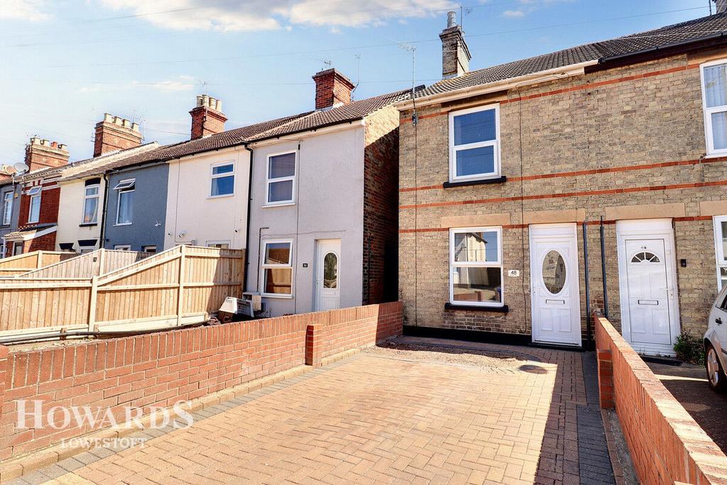 Kirkley Run, Lowestoft 3 bed end of terrace house for sale - £160,000