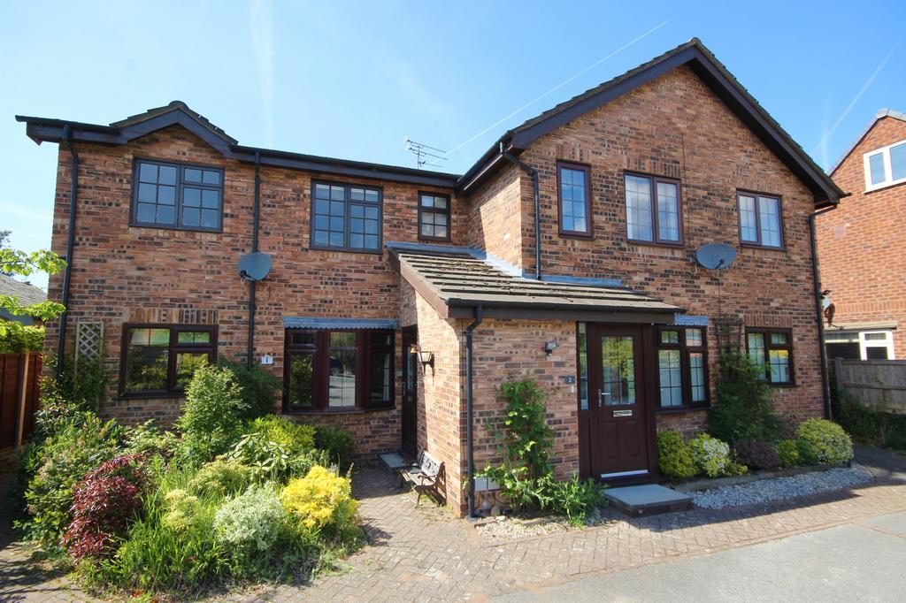 Ivy Court, Weaverham Road, Sandiway, CW8 2 bed flat for sale - £150,000