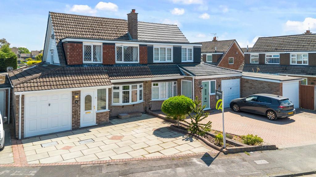 Wroxham Road, Great Sankey, WA5 3 bed semi-detached house for sale - £ ...