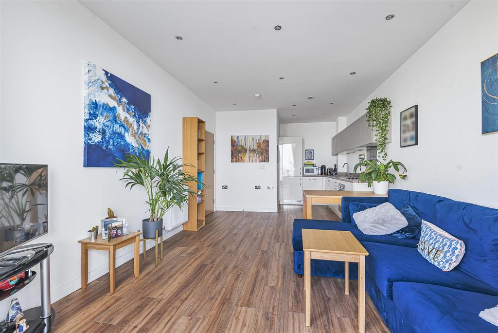 Osier House, Canada Water, SE16 1 bed flat - £1,800 pcm (£415 pw)