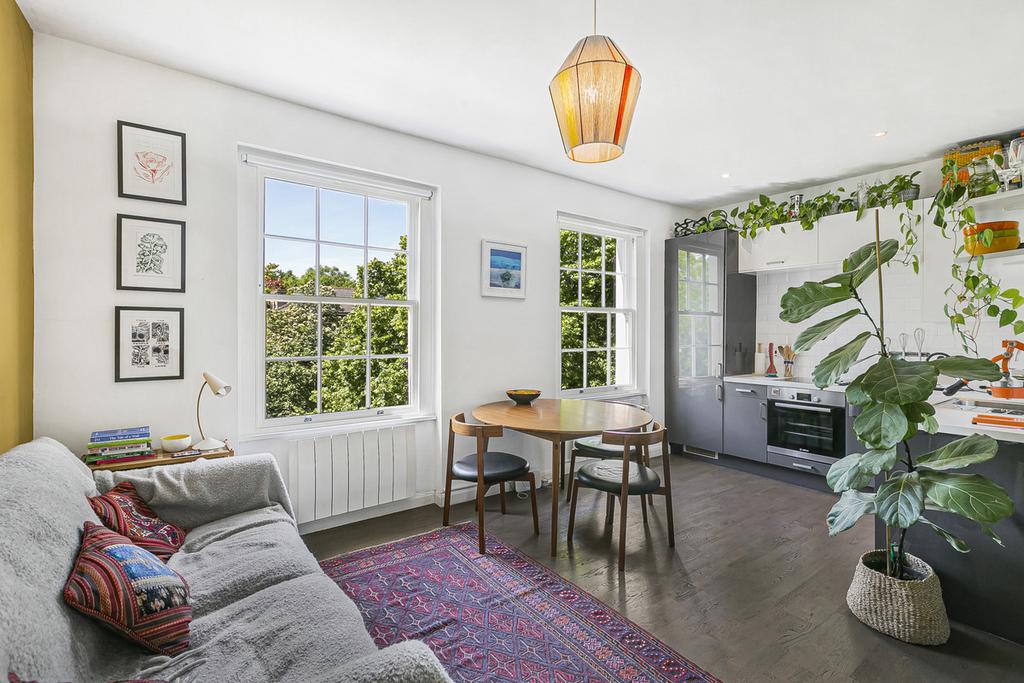 Foxley Road, London, SW9 1 bed apartment for sale - £375,000