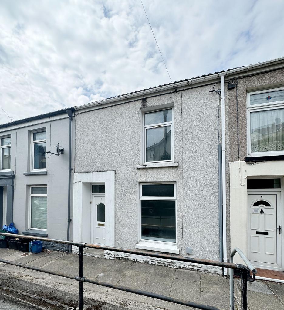 Cross Thomas Street, Merthyr Tydfil... 3 bed terraced house to rent - £ ...
