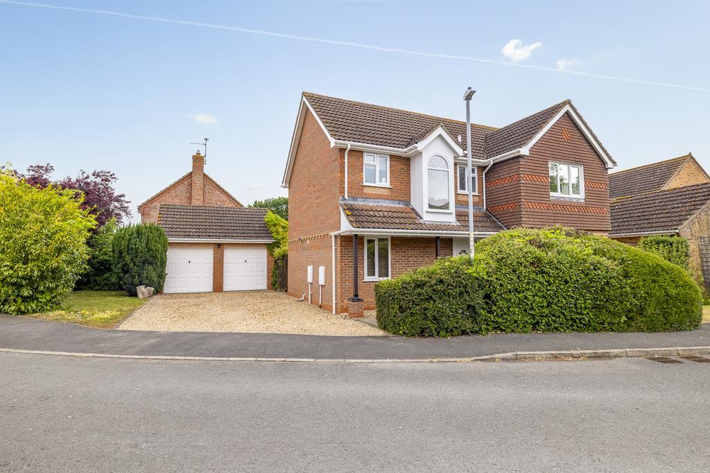 Russell Drive, Cowbit, Spalding 4 bed detached house - £350,000