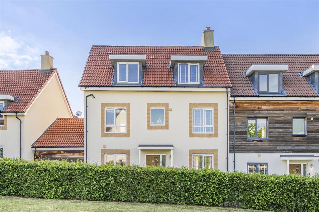 Hoopers Walk, Longwell Green, Bristol 5 bed townhouse for sale - £525,000
