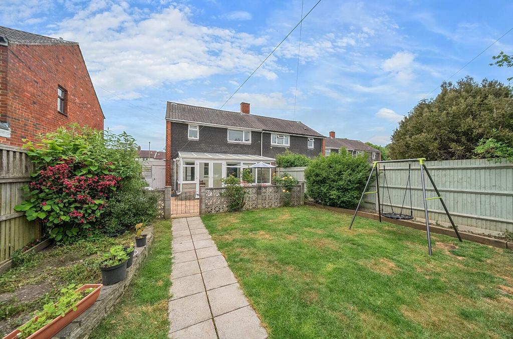 Copse Lane, Hampshire PO13 3 bed semi-detached house for sale - £300,000
