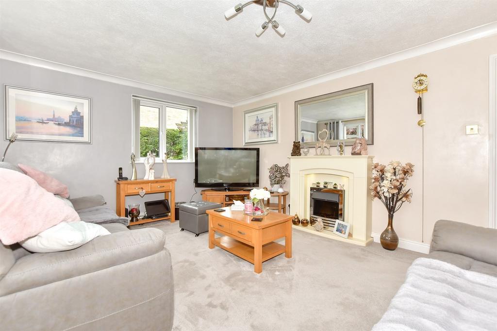 Forge Lane, Whitfield, Dover, Kent 4 bed chalet for sale - £450,000