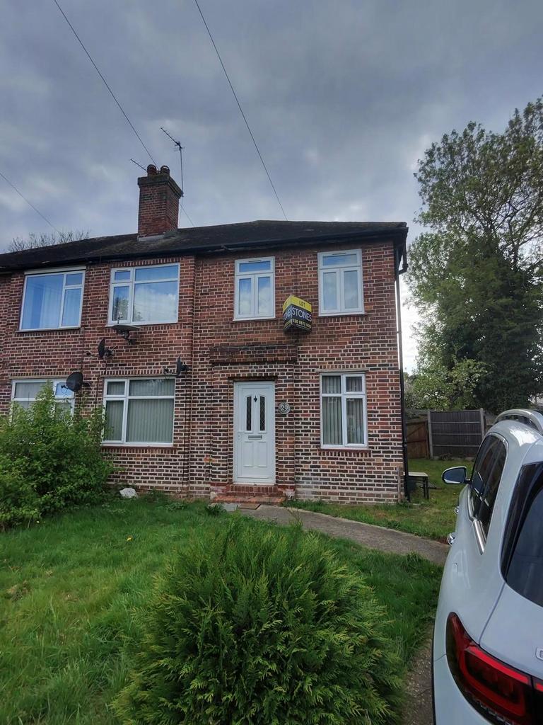 Hayes, UB3 2 bed maisonette to rent - £1,850 pcm (£427 pw)