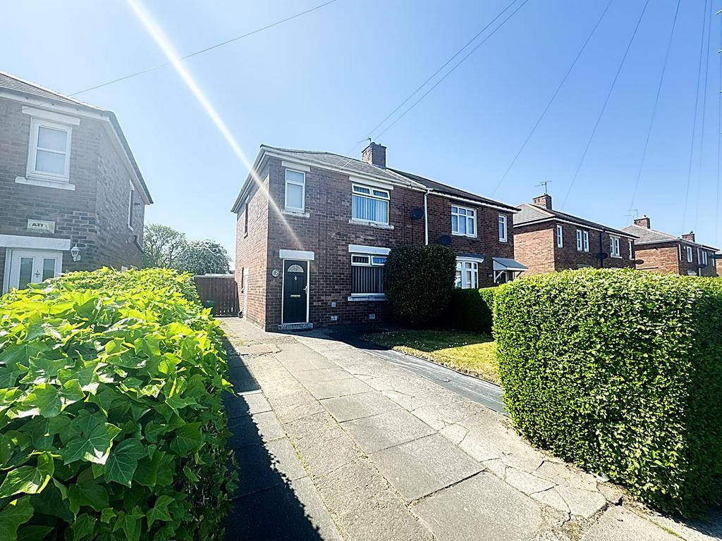 Murray Road, Howdon, Wallsend 3 bed semi-detached house - £140,000
