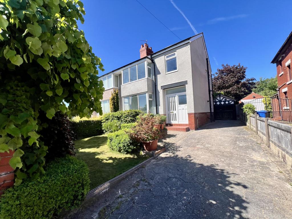 North Drive, Cleveleys FY5 3 bed semi-detached house - £190,000