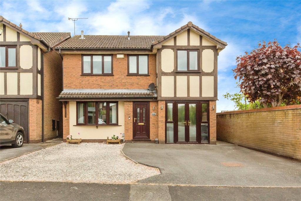Thorpe Close, Crewe, Cheshire, CW1 4 bed detached house - £270,000