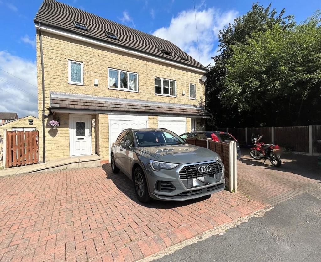 Marsh Street, Wombwell, Barnsley 4 bed house to rent - £1,050 pcm (£242 pw)