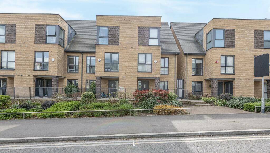 Inglis Way, Millbrook Park, Mill Hill... 4 bed townhouse - £850,000