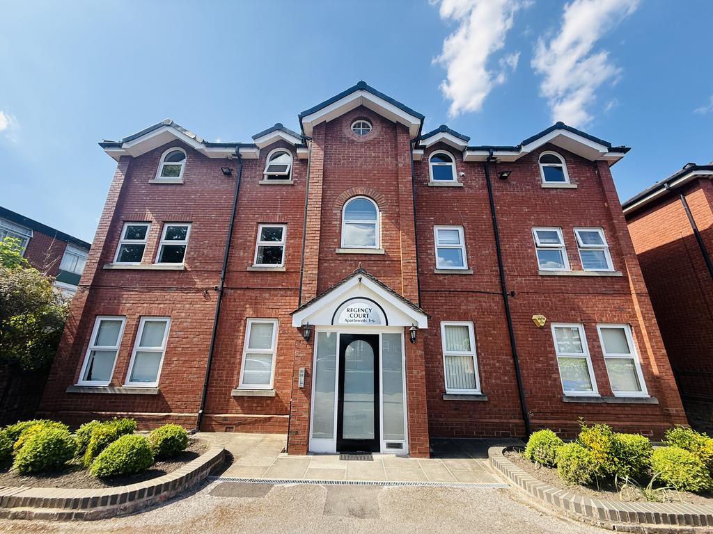 Regency Court, Heaviley 2 bed apartment for sale - £180,000