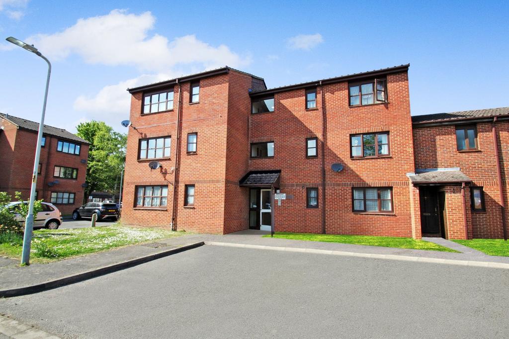Newcourt, Uxbridge, UB8 Studio - £1,000 pcm (£231 pw)
