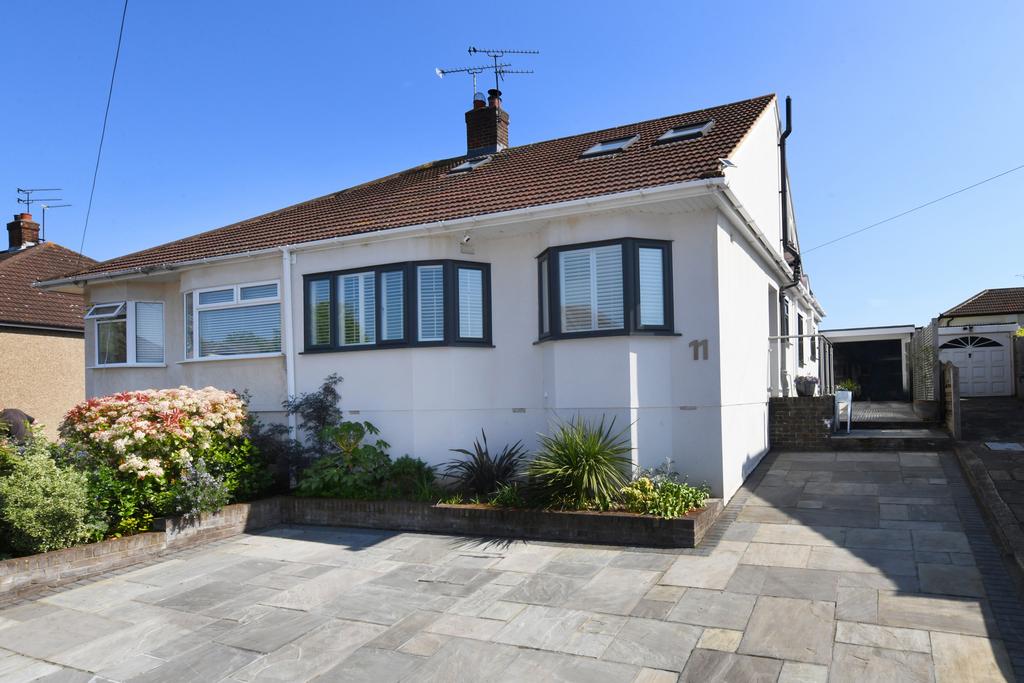 Aspen Grove, Upminster RM14 3 bed semi-detached bungalow for sale - £ ...