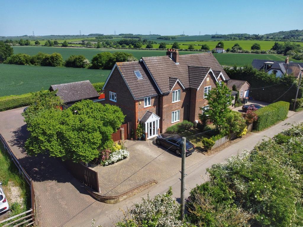 Great Bramingham Lane, Luton, LU3 4 bed end of terrace house for sale ...