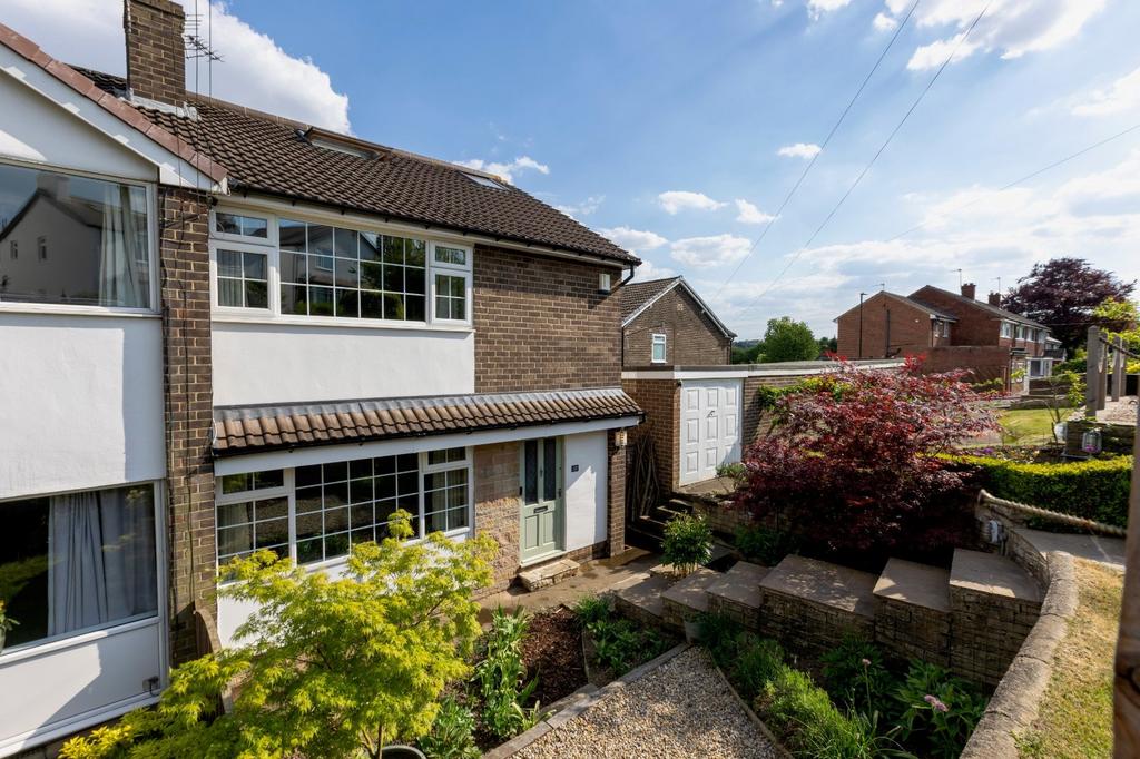 Newlaithes Road, Horsforth, Leeds... 4 bed house for sale - £425,000