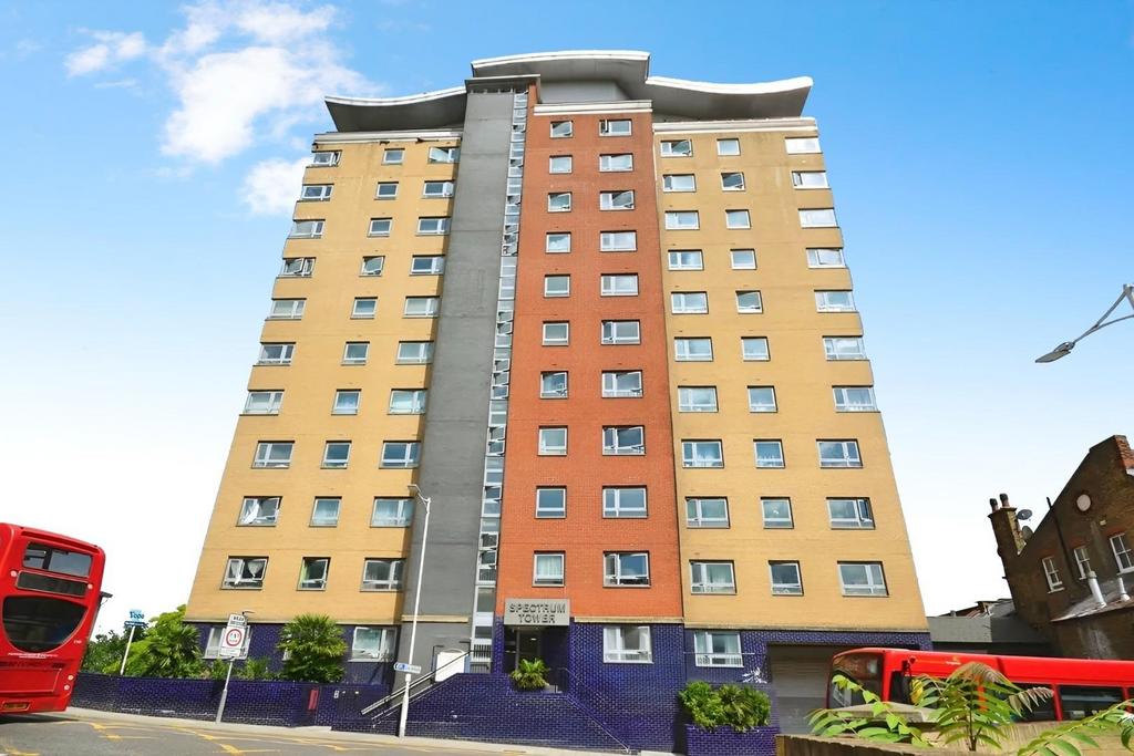 Hainault Street, Ilford 2 bed flat - £269,995