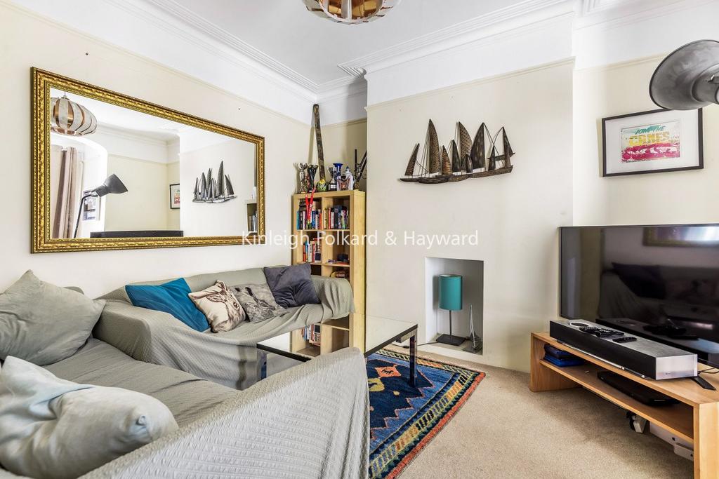 Clive Road, London, SW19 3 bed house - £2,800 pcm (£646 pw)