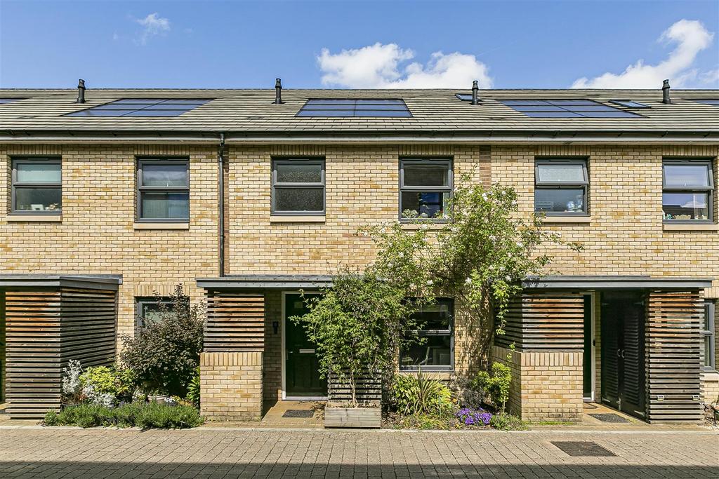 Parchment Close, Mitcham 3 bed terraced house for sale - £575,000