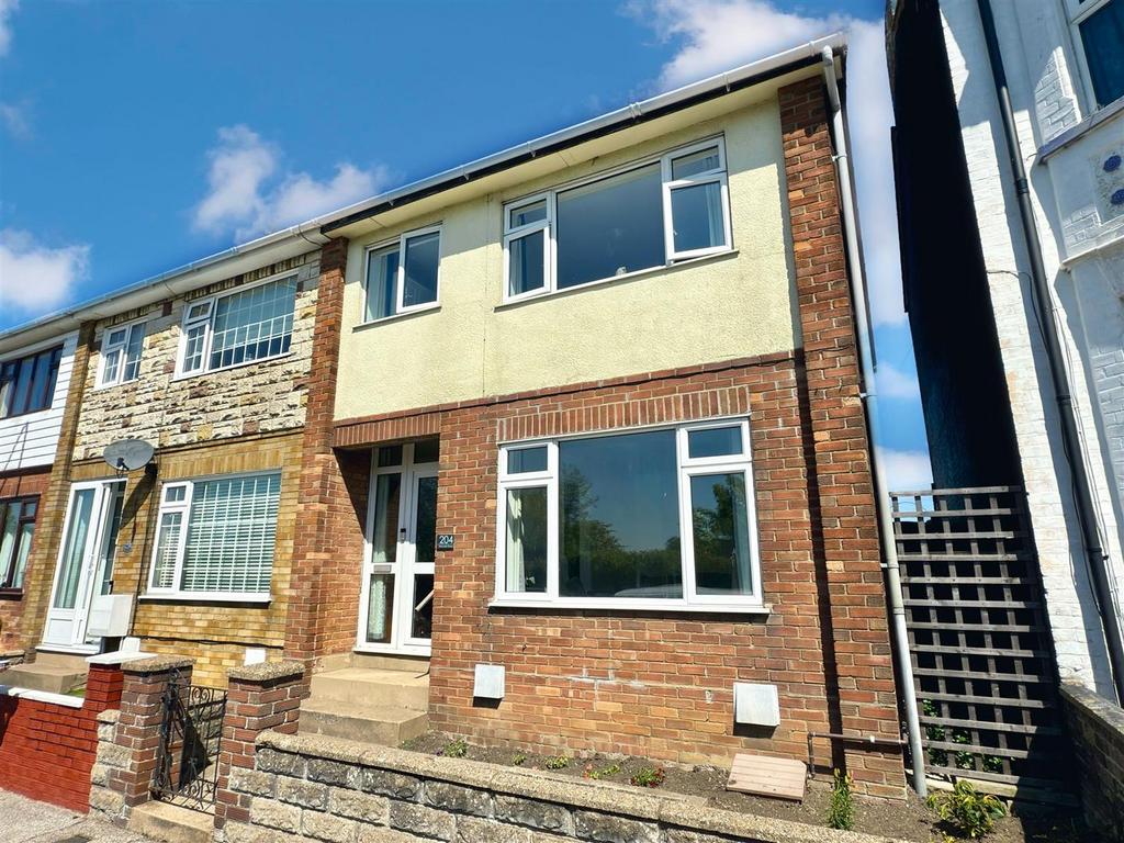 Denmark Road, Lowestoft, Suffolk, NR32 3 bed house - £170,000