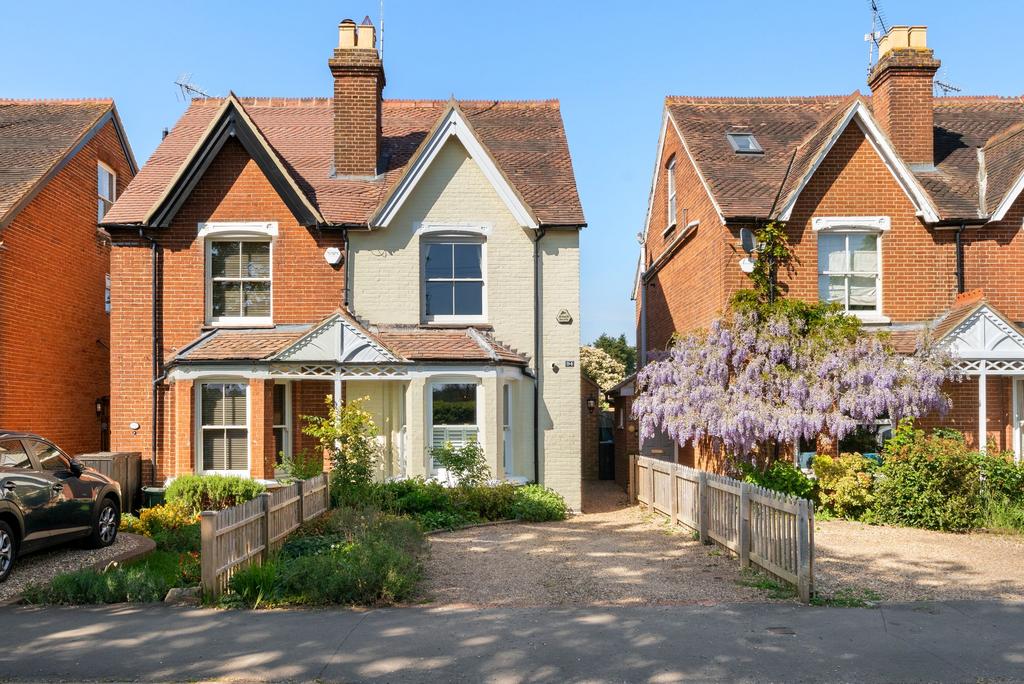 Tilt Road, Cobham, KT11 3 bed semi-detached house - £850,000