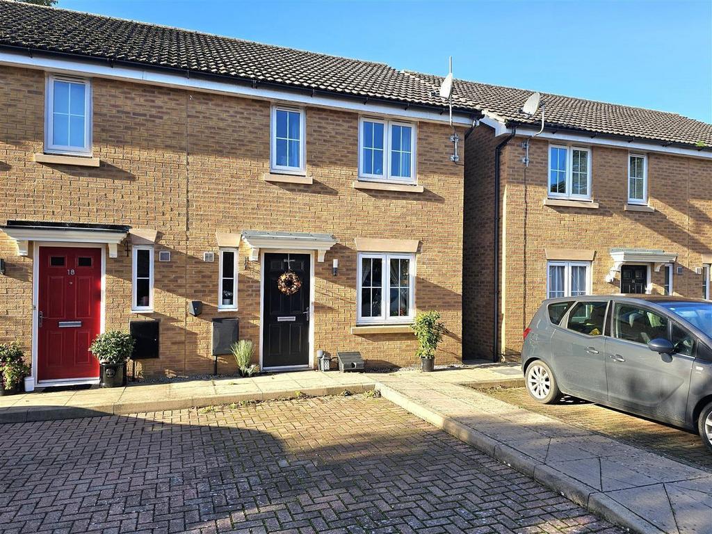 Oak Tree Way, Newent 3 bed semi-detached house - £1,000 pcm (£231 pw)