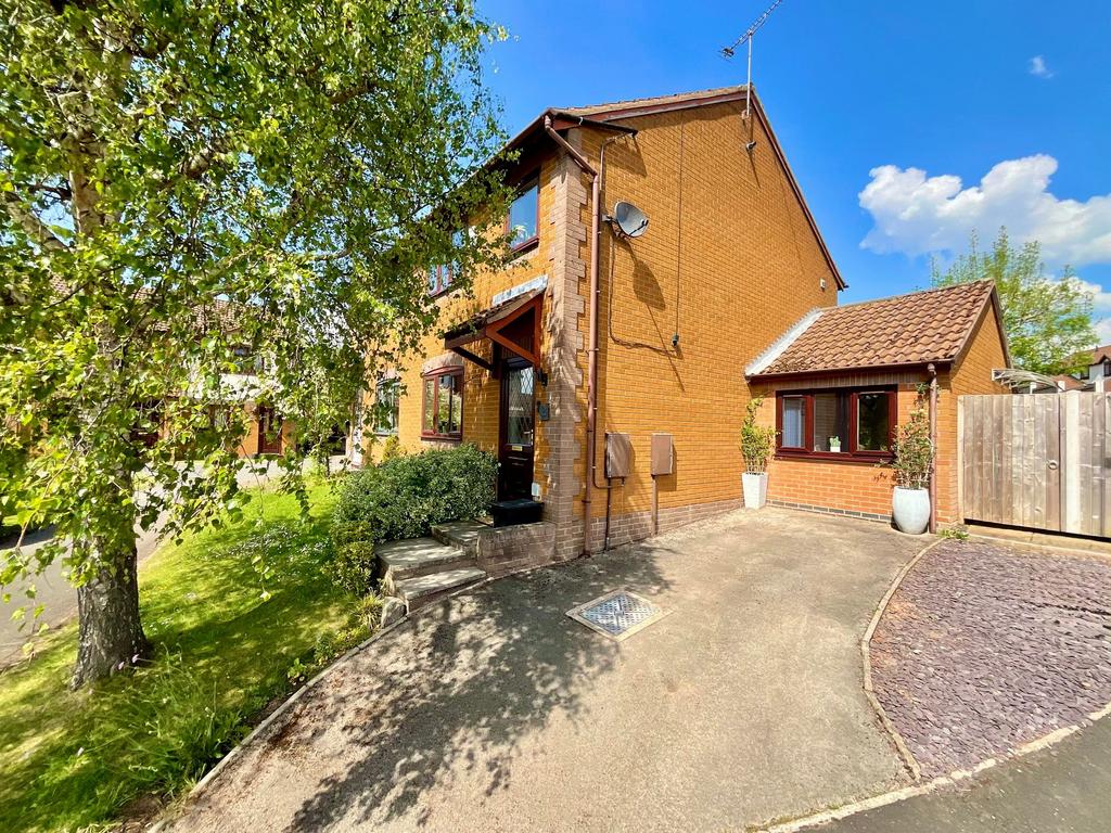 Kingsland Close, Stone, ST15 3 bed semi-detached house for sale - £250,000